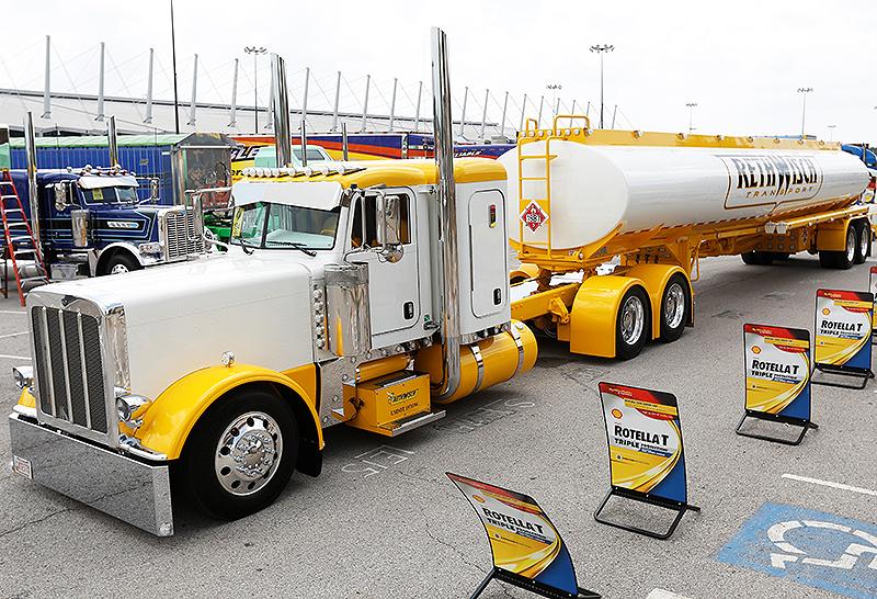 35th Annual Shell ROTELLA SuperRigs® - Gallery - Movin' Out