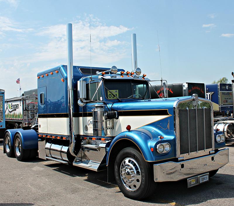 37th Annual Shell Rotella Super Rigs - Gallery - Movin' Out