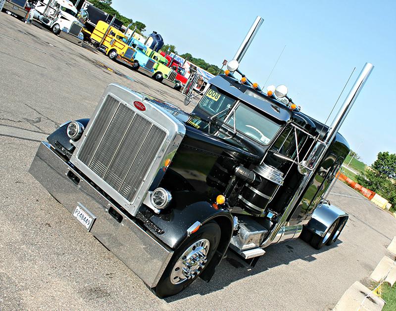 37th Annual Shell Rotella Super Rigs - Gallery - Movin' Out