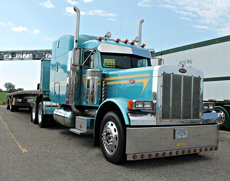 37th Annual Shell Rotella Super Rigs - Gallery - Movin' Out