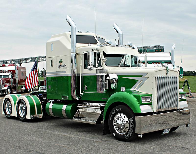 37th Annual Shell Rotella Super Rigs - Gallery - Movin' Out