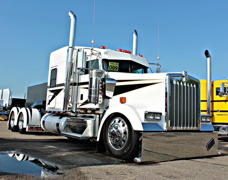 37th Annual Shell Rotella Super Rigs - Gallery - Movin' Out