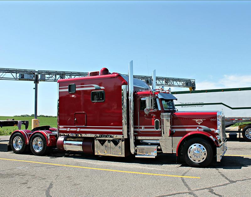 37th Annual Shell Rotella Super Rigs - Gallery - Movin' Out