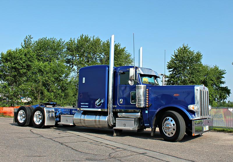 37th Annual Shell Rotella Super Rigs - Gallery - Movin' Out