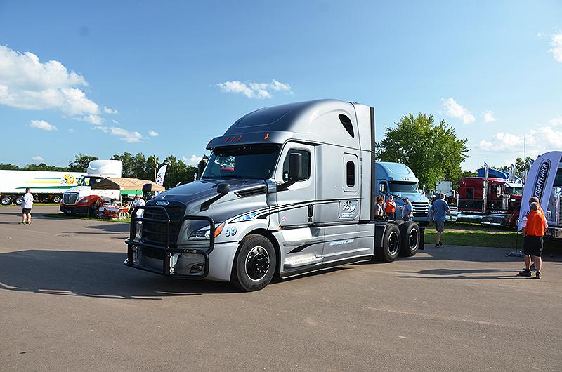 2019 Big Rig Truck Show - Gallery - Movin' Out