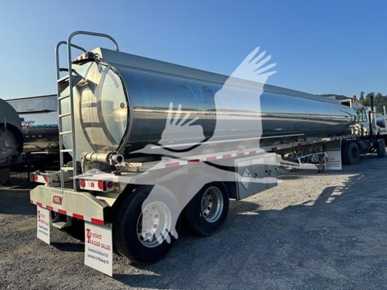 Used 2023 HEIL 9200 GALLON ELLIPTICAL PETRO TANKER W/ DRAIN TROUG For ...